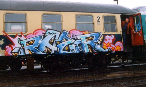 Razor COS - Bombing Science