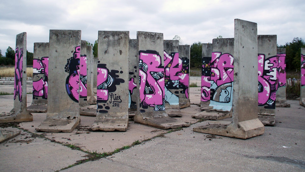 Deconstructed graffiti - Bombing Science