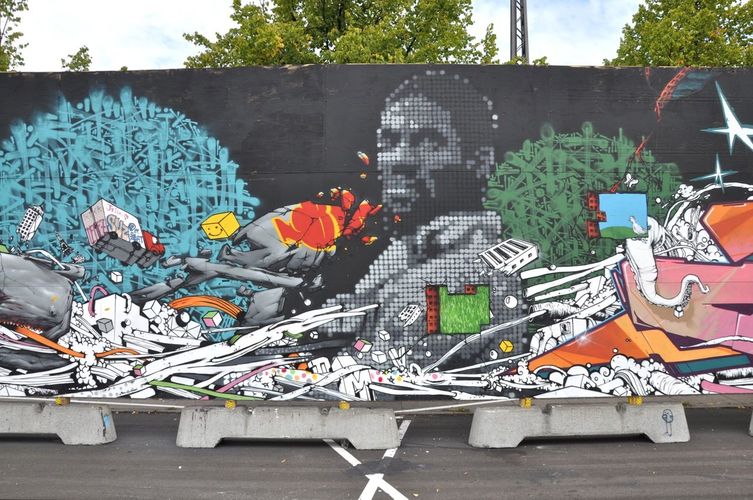 100 Meter Wall in Copenhagen - Bombing Science