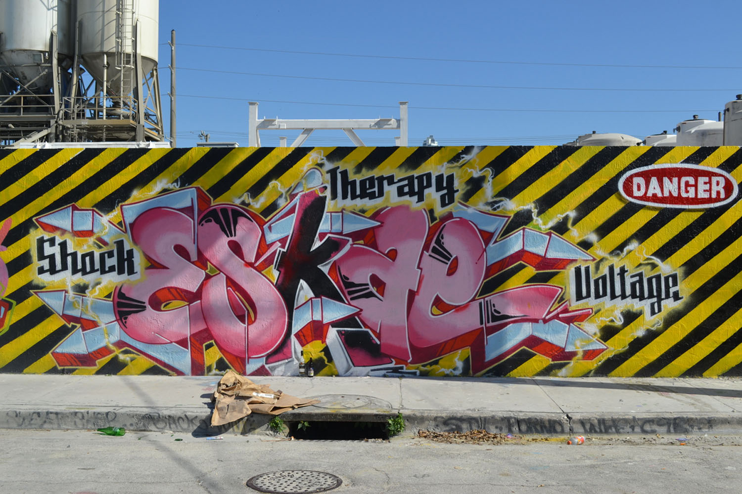 Miami walls (9 pics) - Bombing Science