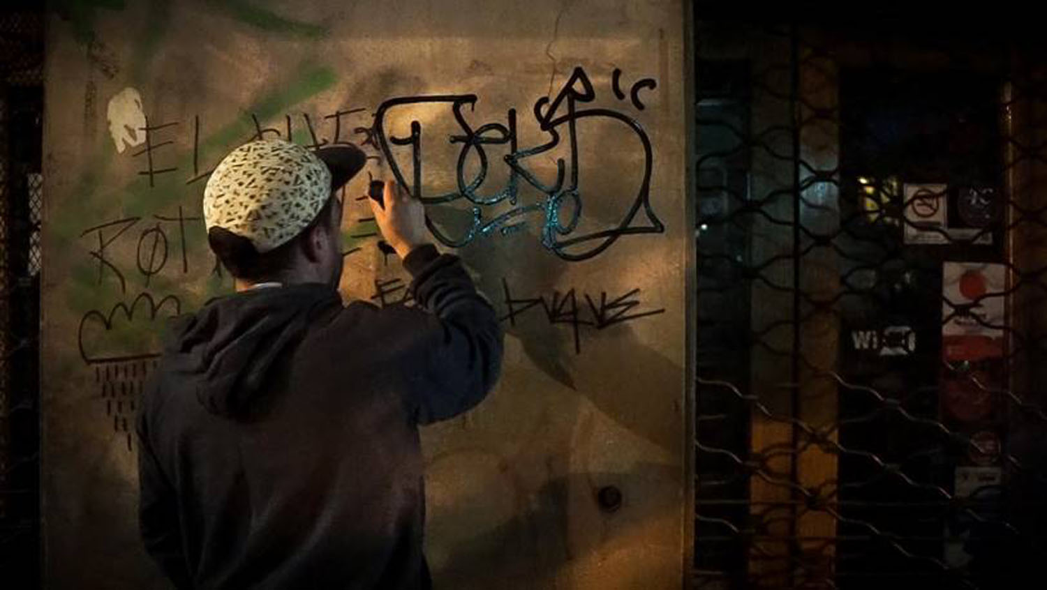 Video: REKS street action - Bombing Science