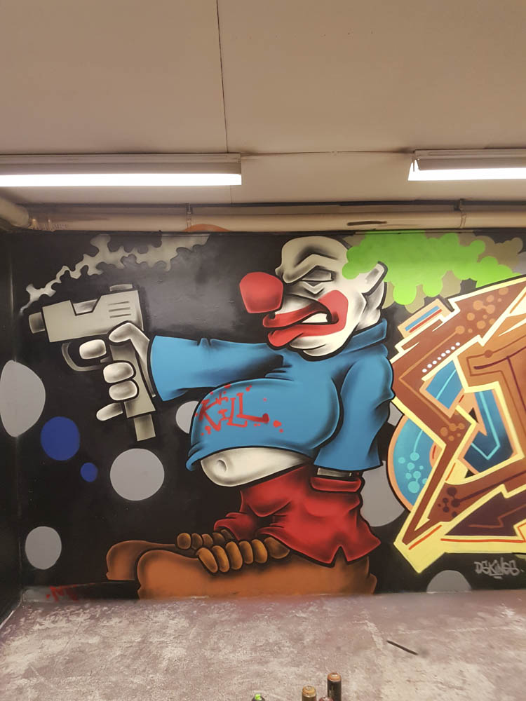 CHARACTERS IN THE GRAFF GAME #10 | Bombing Science