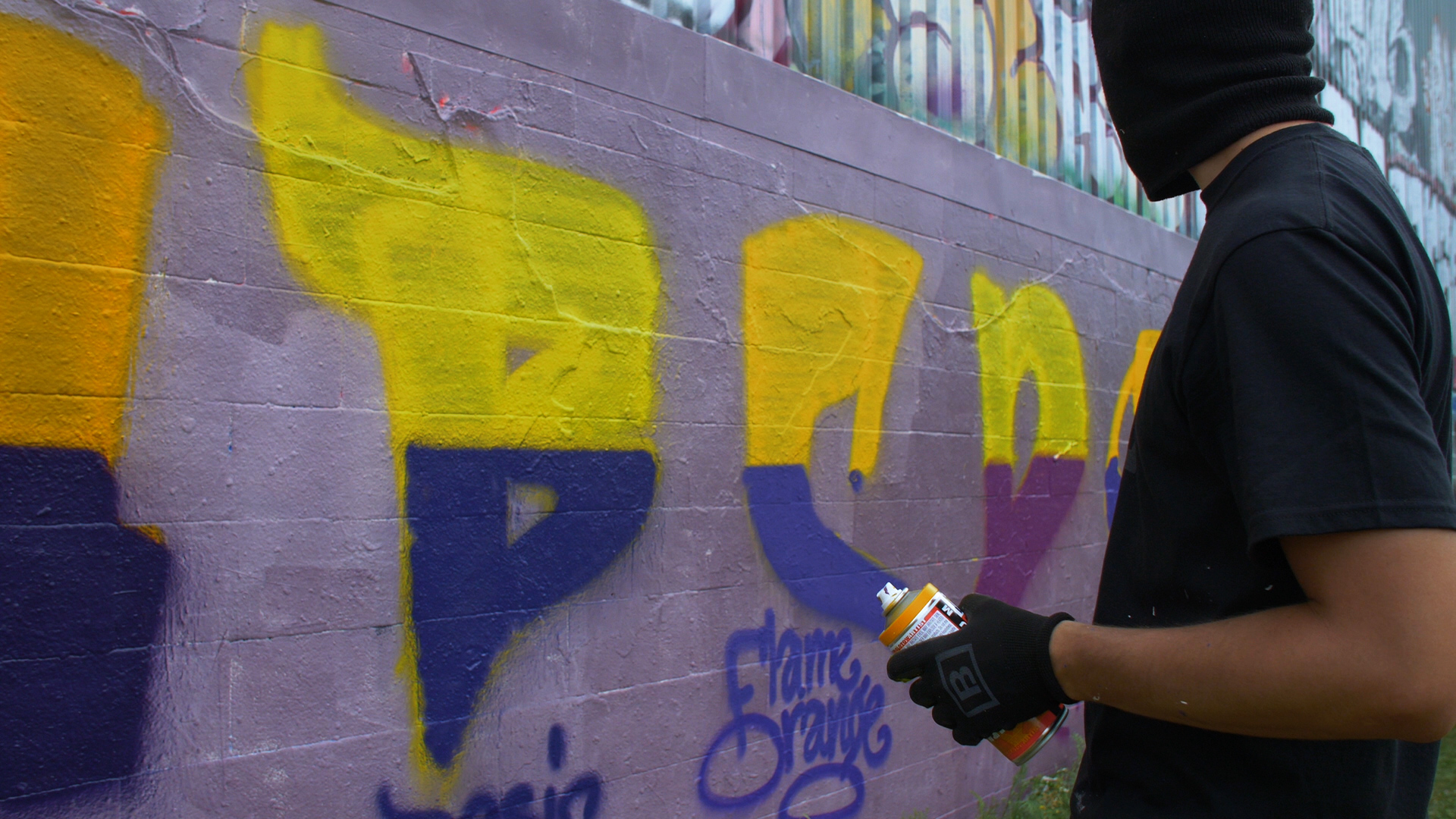 Graffiti Product Review: Spray Paint Opacity Test