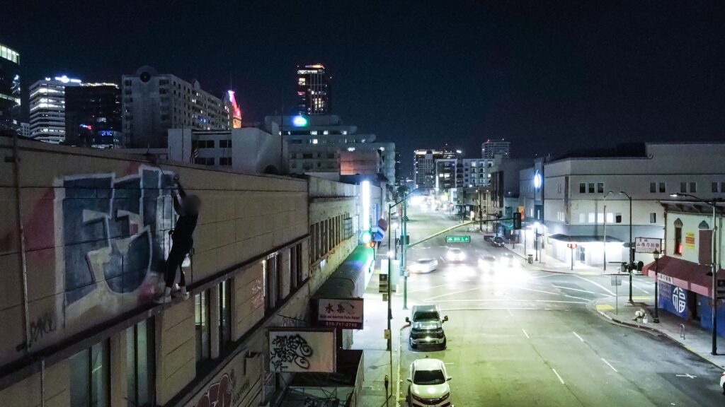 Graffiti Video: FELLS x DANG Paint - Bombing Science